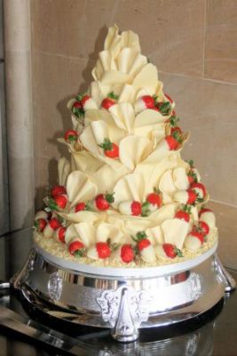 Rainbow Sugarcraft, Peebles | 207 reviews | Wedding Cake Maker - FreeIndex